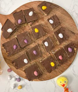No-Bake Mini Egg Slices - The Scatty Mum